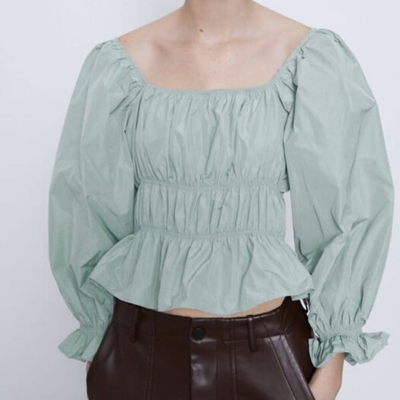 Zara | Tops | Zara Strenchy Ruched Puff Long Sleeve Crop Top Square ...